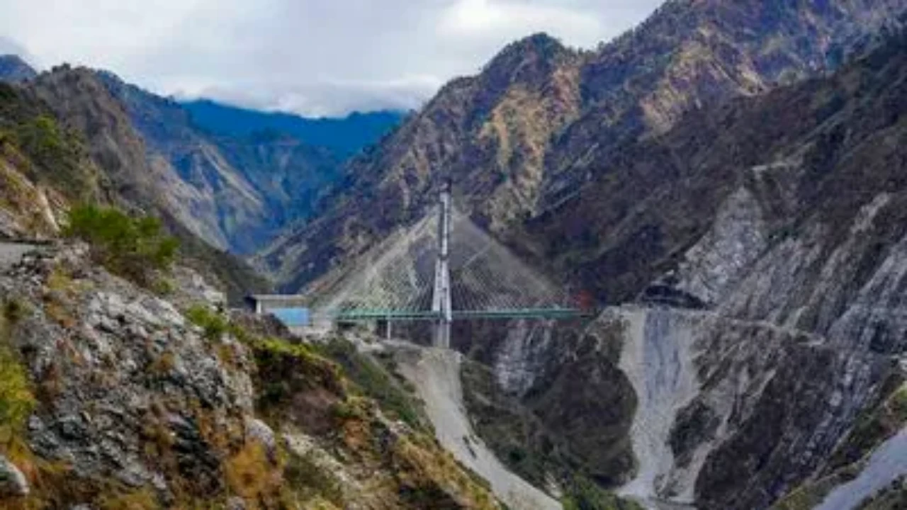 India's first hanging rail bridge: মাত্র ১১ মাসেই তৈরি হয়ে গেল দেশের ...